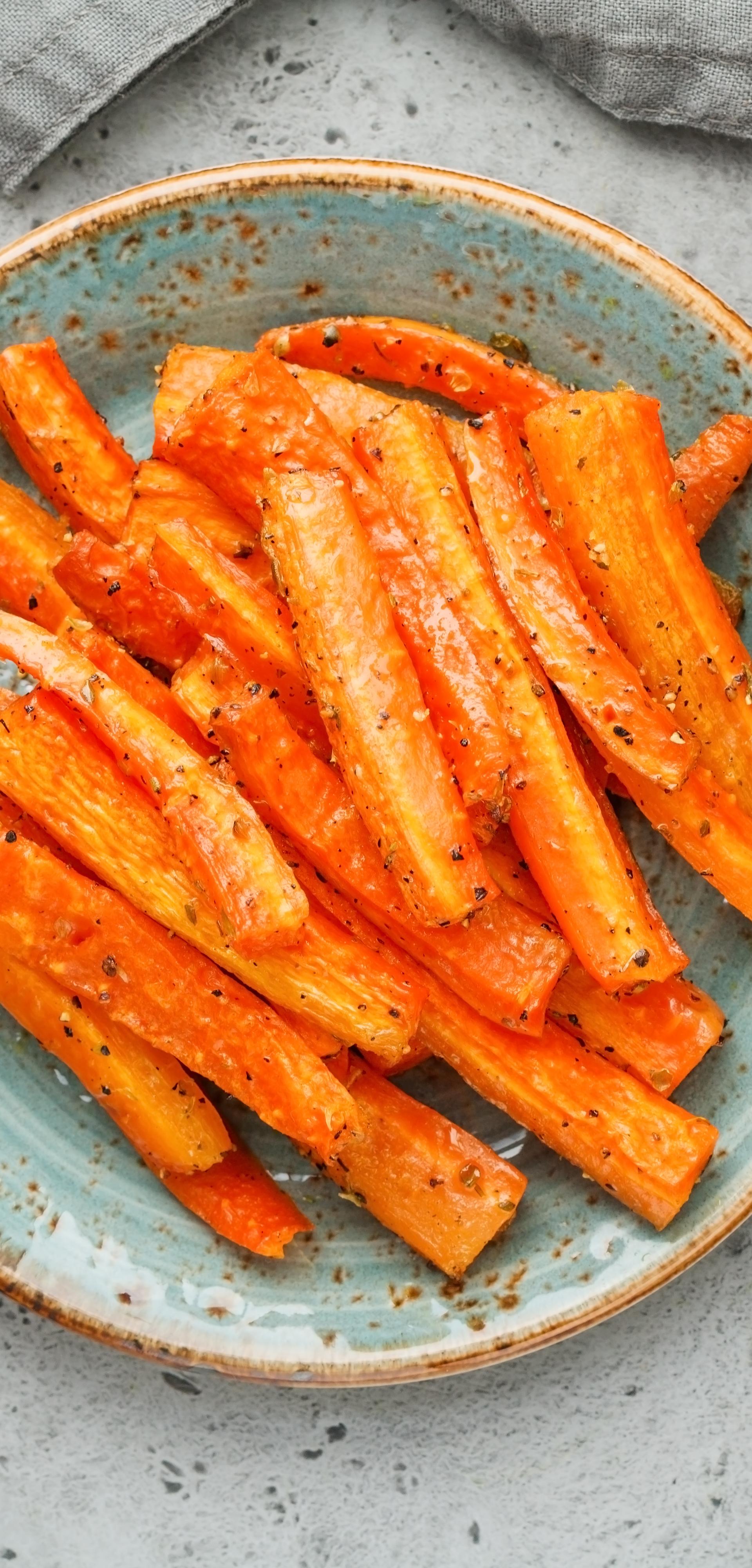 Gebratene Karotten mit Ahornsirup und Thymian - Rezepte EASY FRY OVEN ...