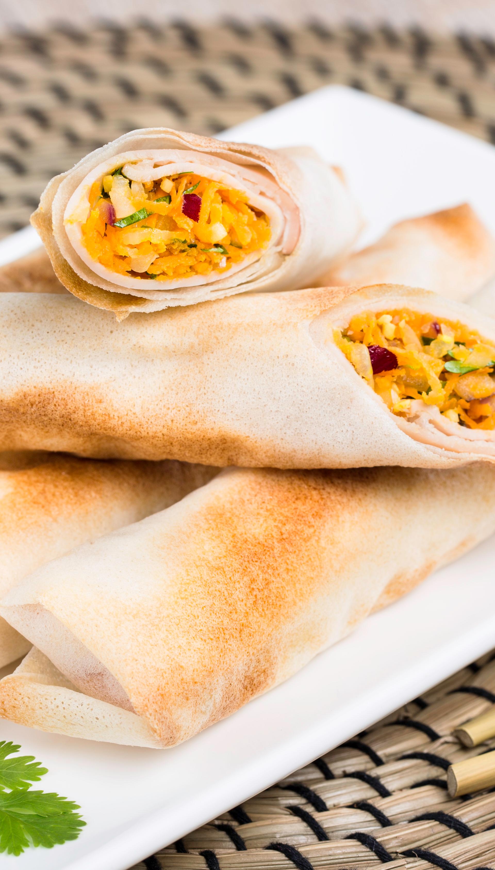 Spiedini di funghi e involtini primavera vegetariani - Ricette EASY FRY ...