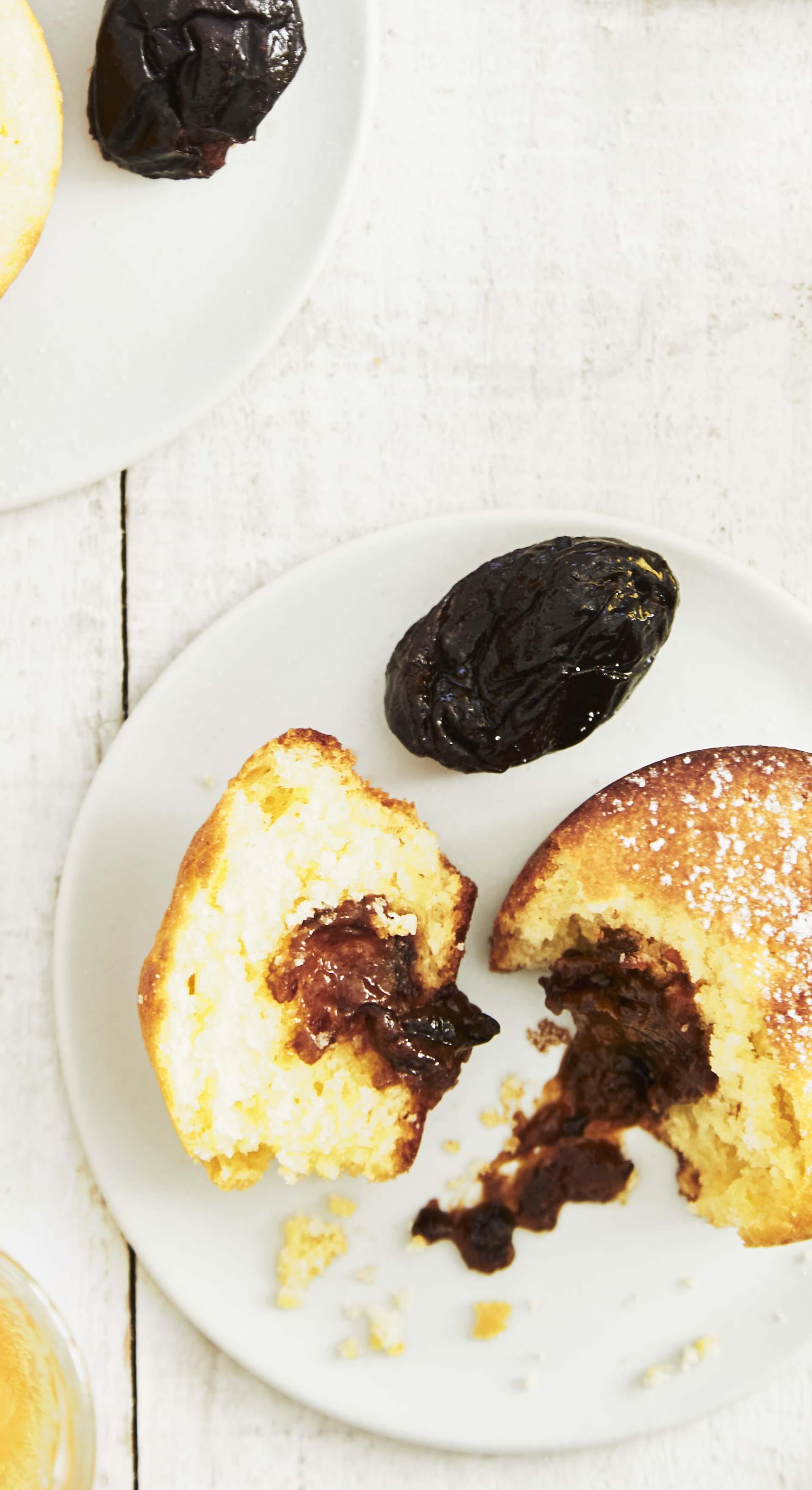 Cakejes met vloeibare vulling van pruimenjam