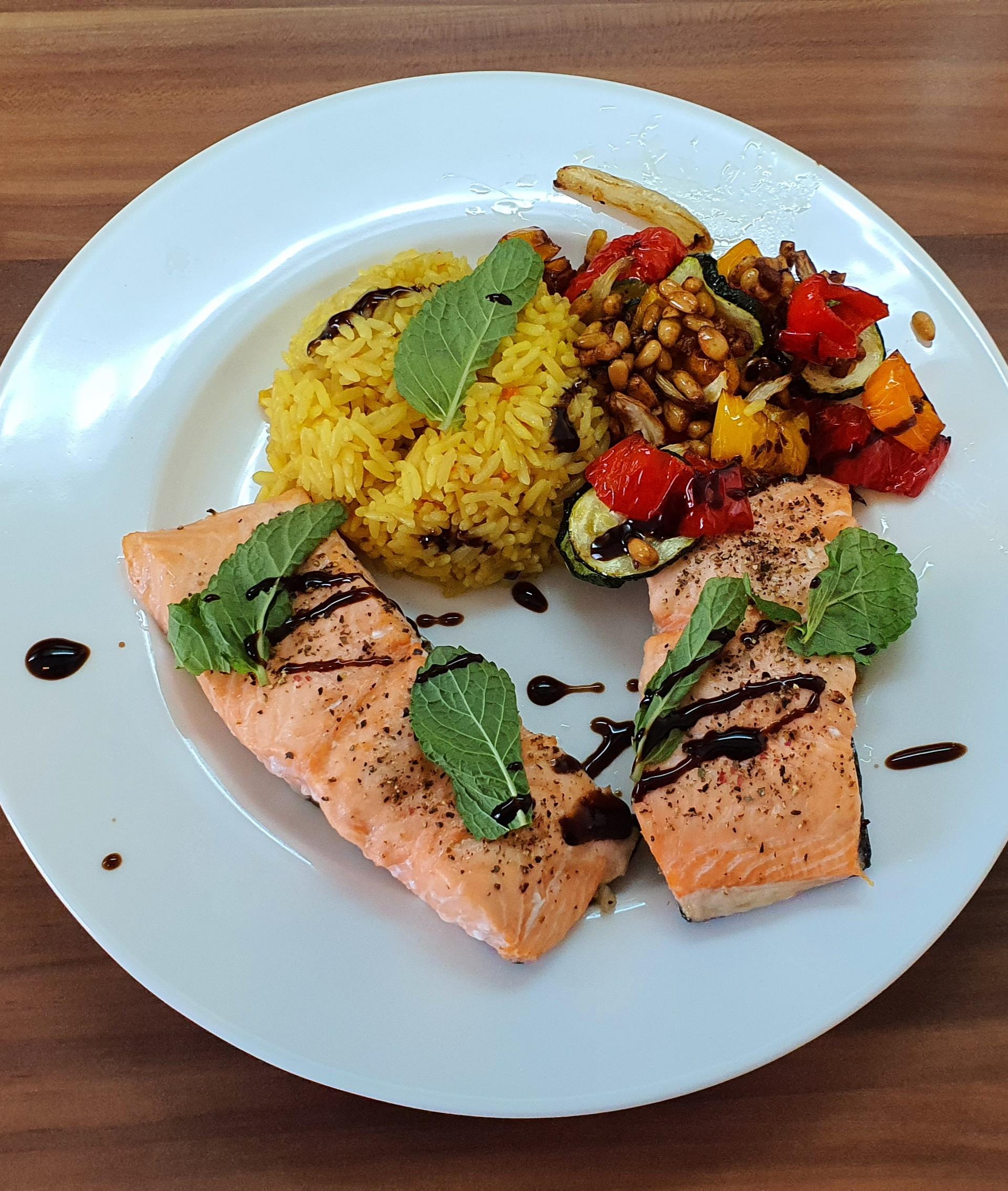 Lachsfilet mit Gemüse und Reis - Rezepte Actifry Genius XL 2in1 | Tefal
